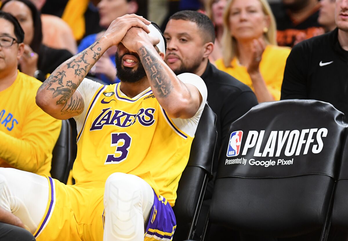 Anthony Davis dispara las alarmas en los Lakers por un trauma en la ...
