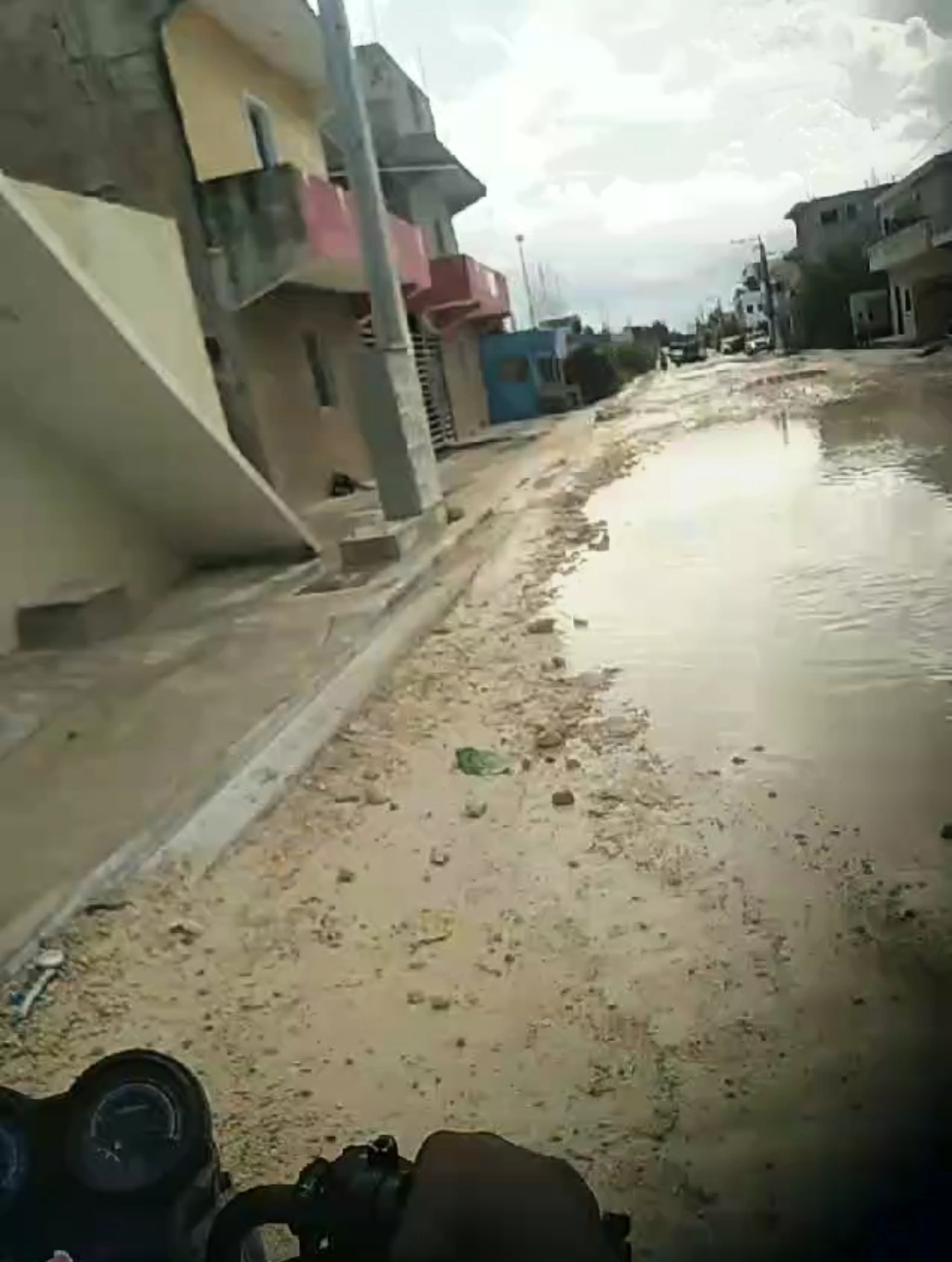 Denuncian el deterioro de la calle principal del Hoyo de Friusa ...