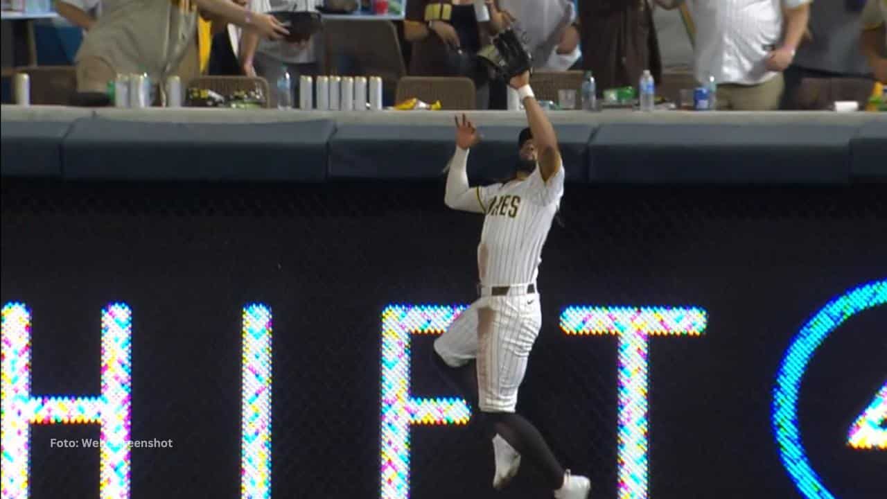 Defensa y poder oportuno dan victoria a Padres ante Diamondbacks ...