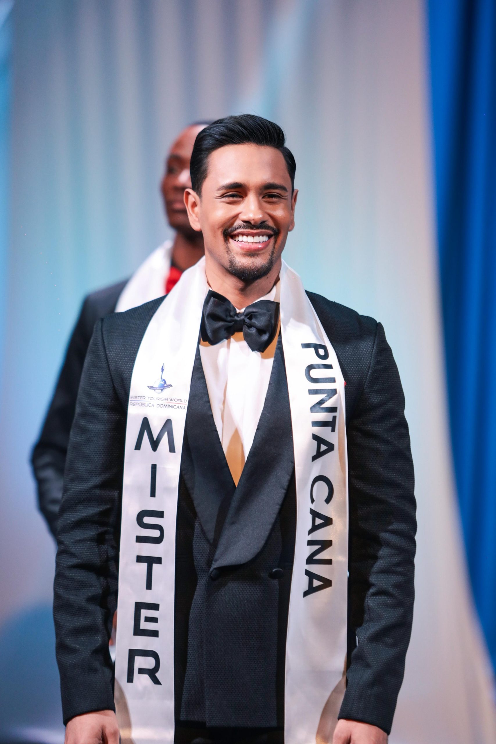 Eduin Salazar de Punta Cana representará a RD en Mister Tourism World ...