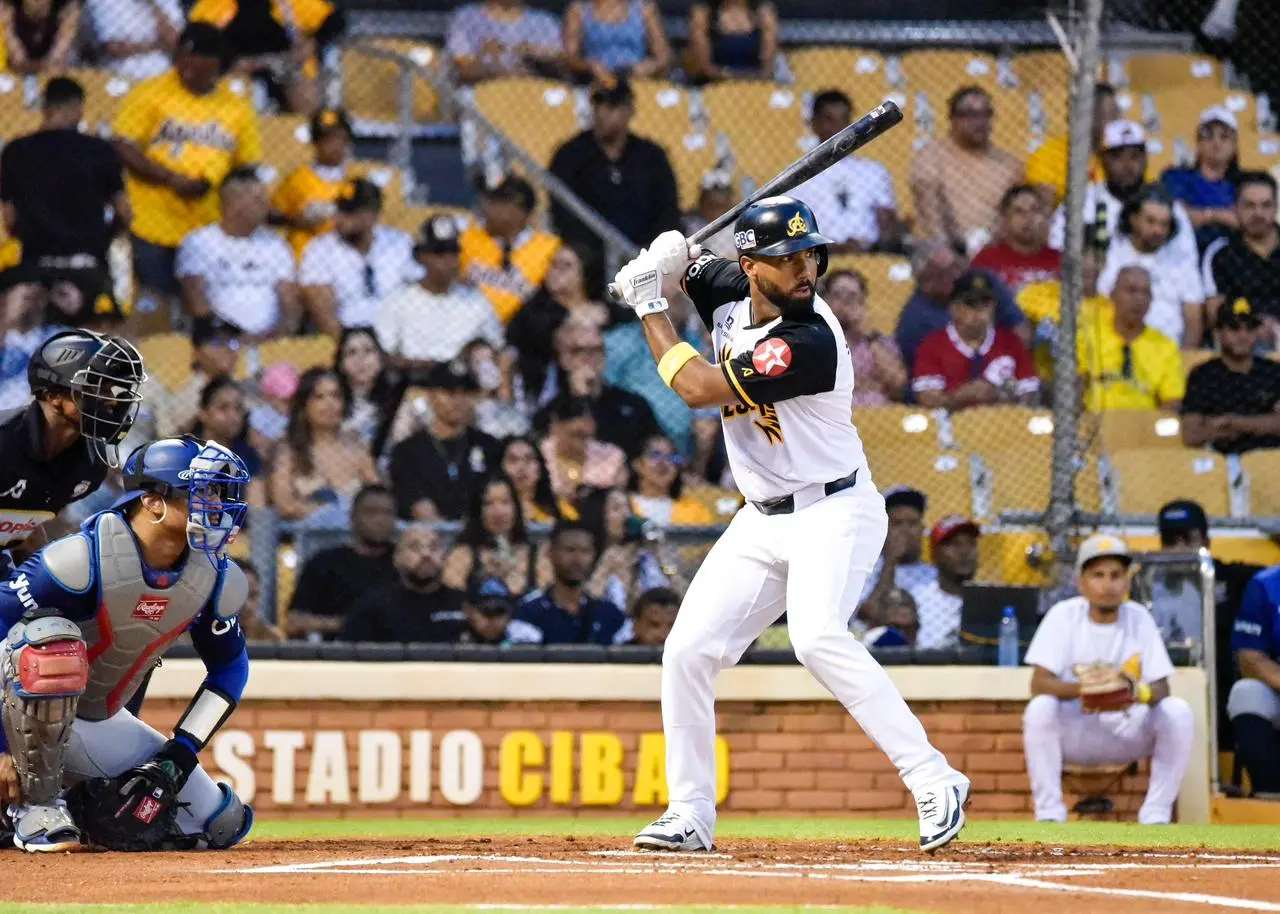 Jorge Tavárez domina y guía a las Águilas Cibaeñas a victoria 4-2 sobre ...