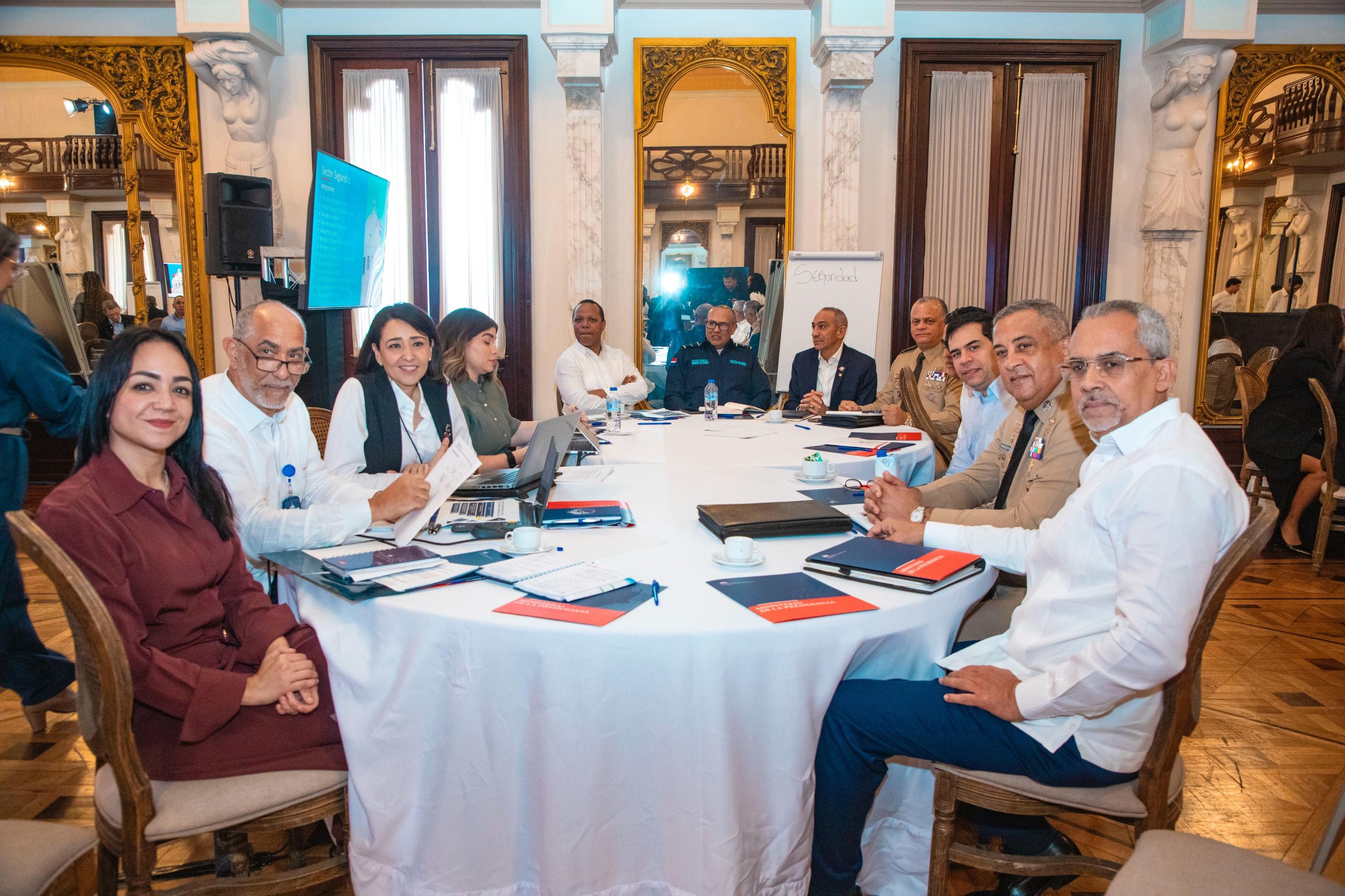 Gobierno define prioridades del 2026 en Consejo de Ministros extendido ...